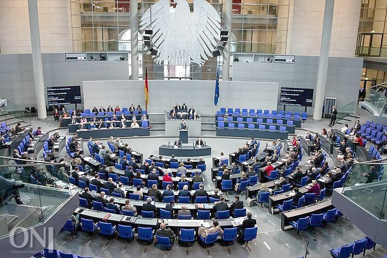 Bundestag beschließt in Corona-Krise historisches Hilfspaket ... Bundestag beschließt in Corona-Krise historisches Hilfspaket ...
